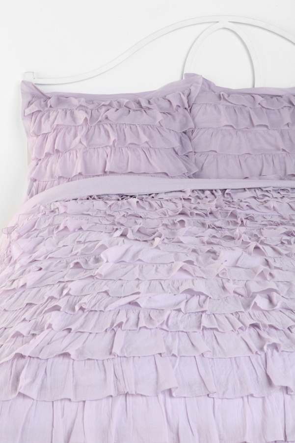 Plum & Bow Waterfall Ruffle Sham Set | Urban Outfitters