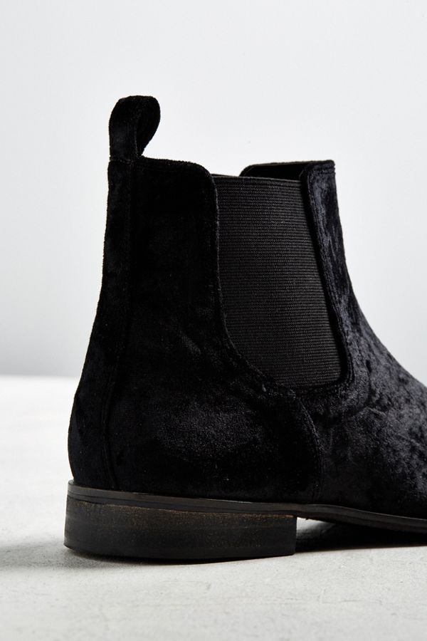 UO Velvet Chelsea Boot | Urban Outfitters Canada