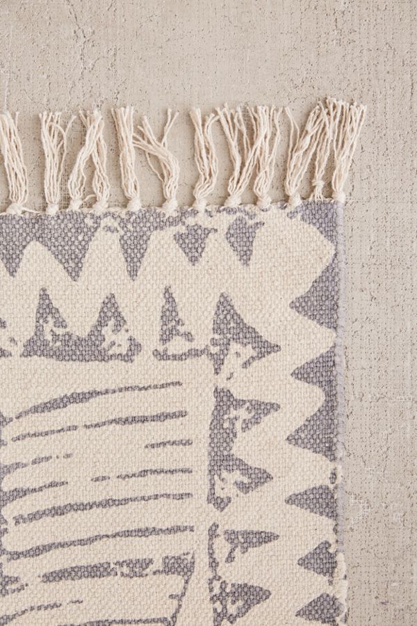 Ari Block Printed Rug | Urban Outfitters Canada