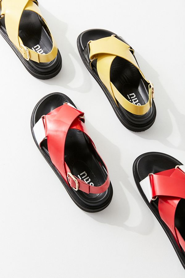 Stiù Leo Cross-Strap Sandal | Urban Outfitters