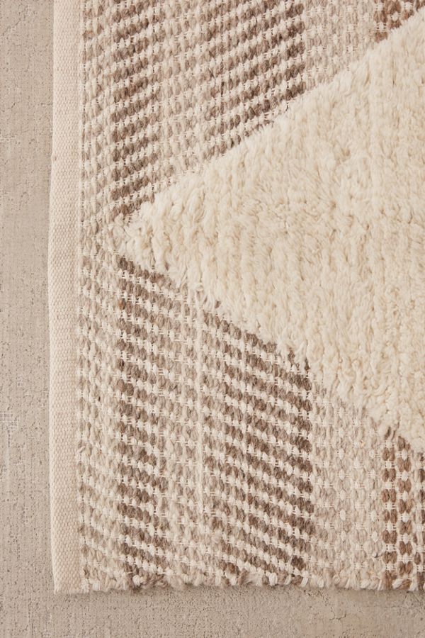 Diamond Tufted Rug | Urban Outfitters