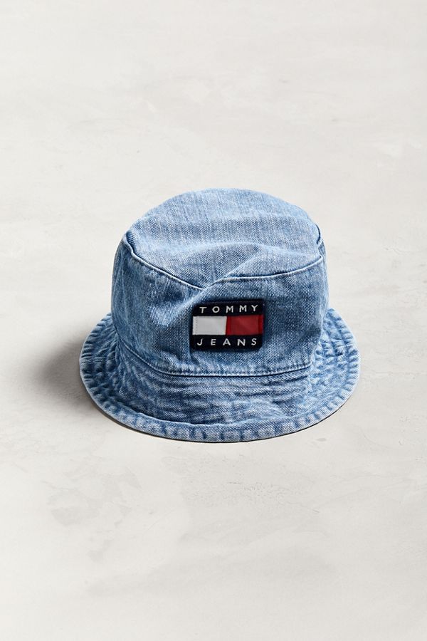 Tommy Jeans ‘90s Sailing Denim Bucket Hat | Urban Outfitters