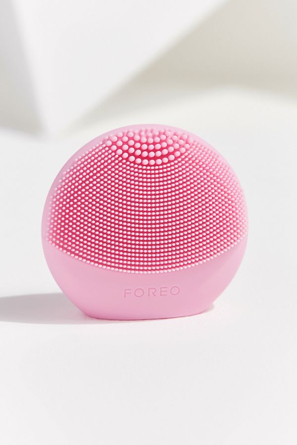 Foreo LUNA fofo Cleansing Brush | Urban Outfitters